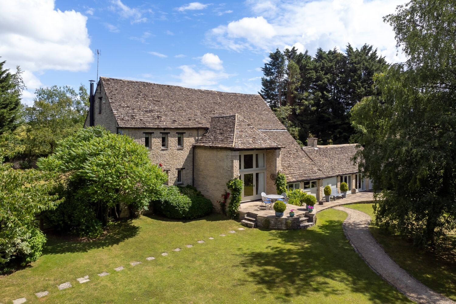 Field Barn Cottage, Cirencester, GL7 5HA - Sharvell Property (en-US)